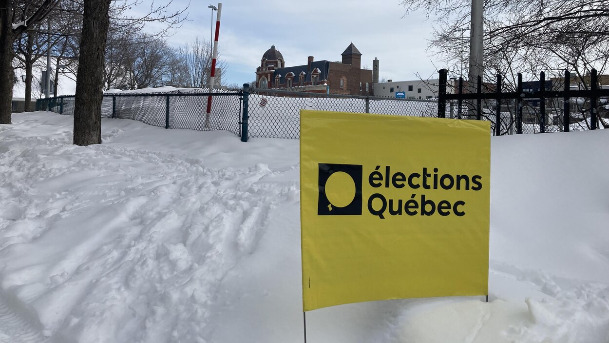 Début du vote par anticipation dans Saint-Henri–Sainte-Anne | Radio-Canada