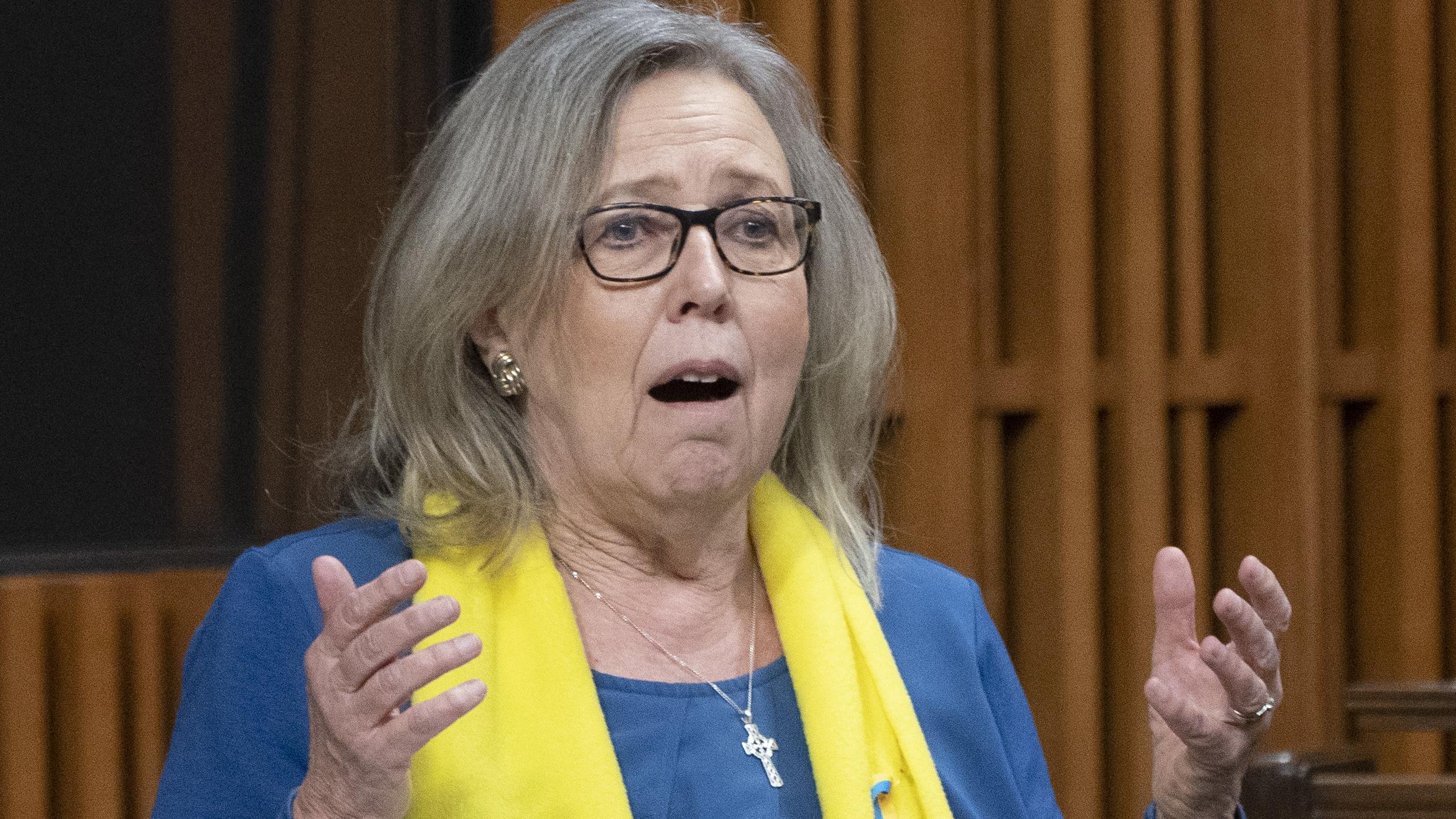 Le cri du coeur d'Elizabeth May face au conflit en Ukraine | OHdio ...