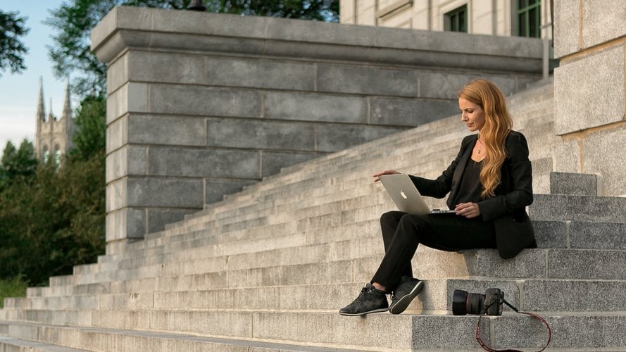 Émilie Nadeau, photographe aux premières loges du pouvoir | OHdio ...