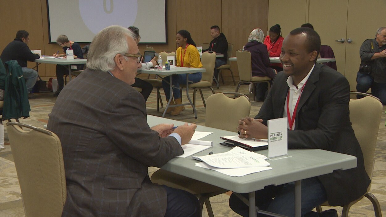 Des entretiens express au salon de l’emploi du CDEM | Radio-Canada