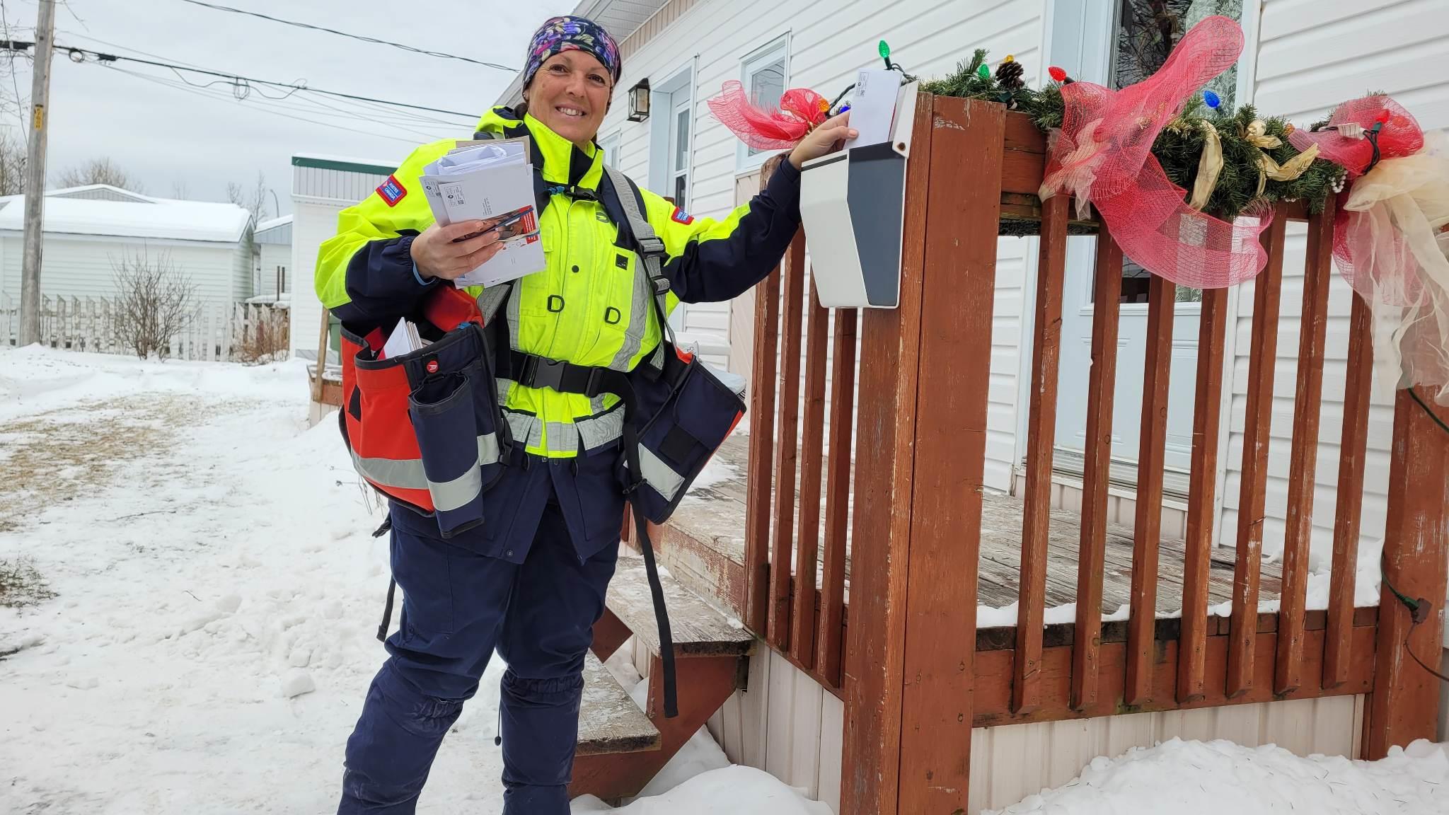 Incursion dans le monde de la poste à Sept-Îles | OHdio | Radio-Canada