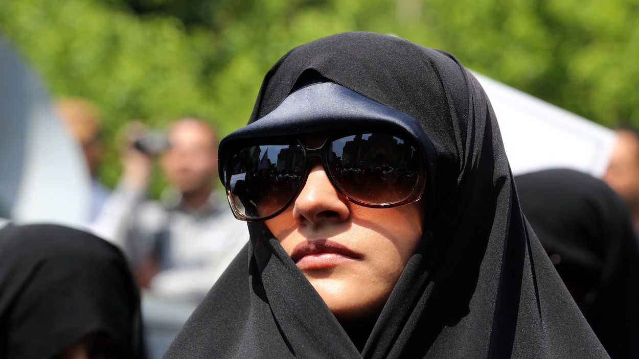 La police iranienne renforce le contrôle des femmes non voilées | Radio ...