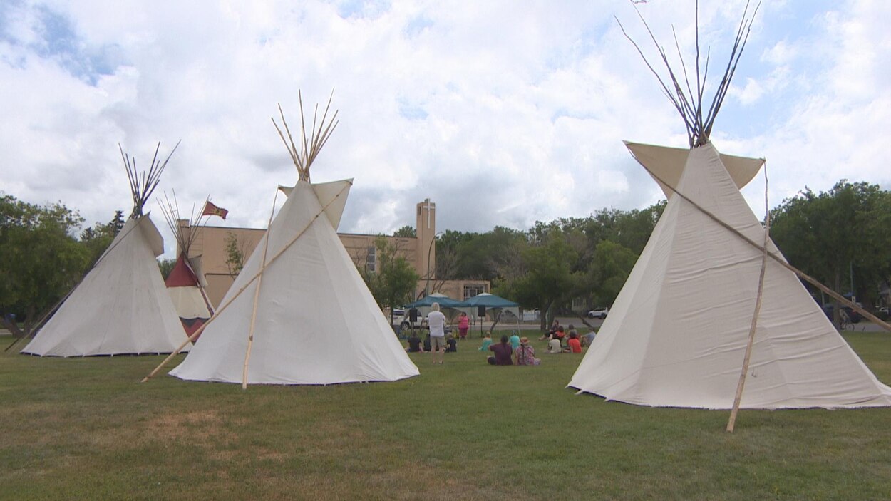 La culture des Premières Nations célébrée au Festival Buffalo Day à ...