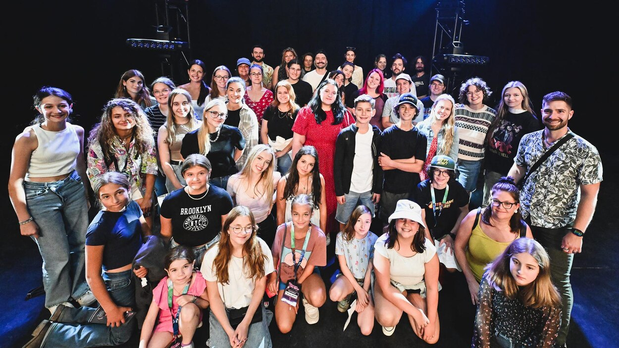 Les participants au Festival de la chanson de Saint-Ambroise prêts à ...