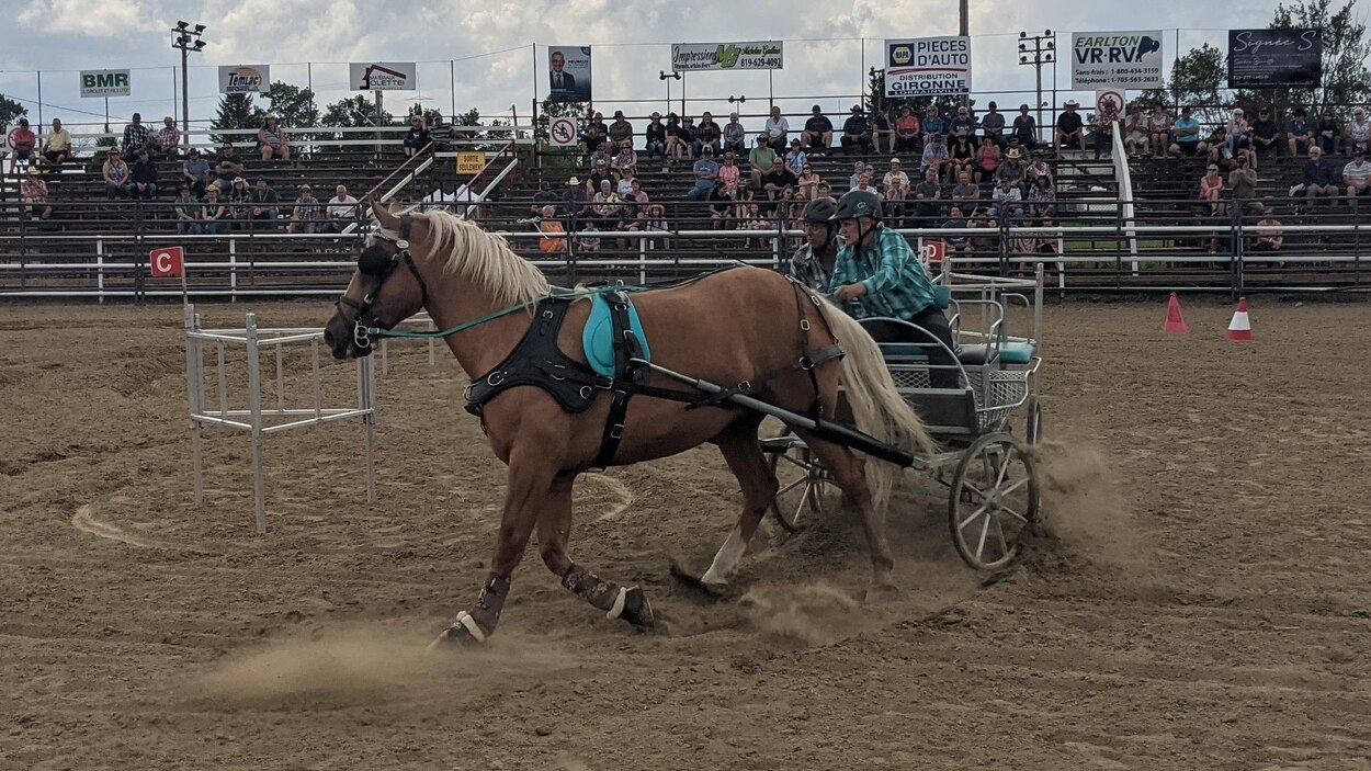 Les passionnés ont répondu présents au 40e Festival western de Guigues ...