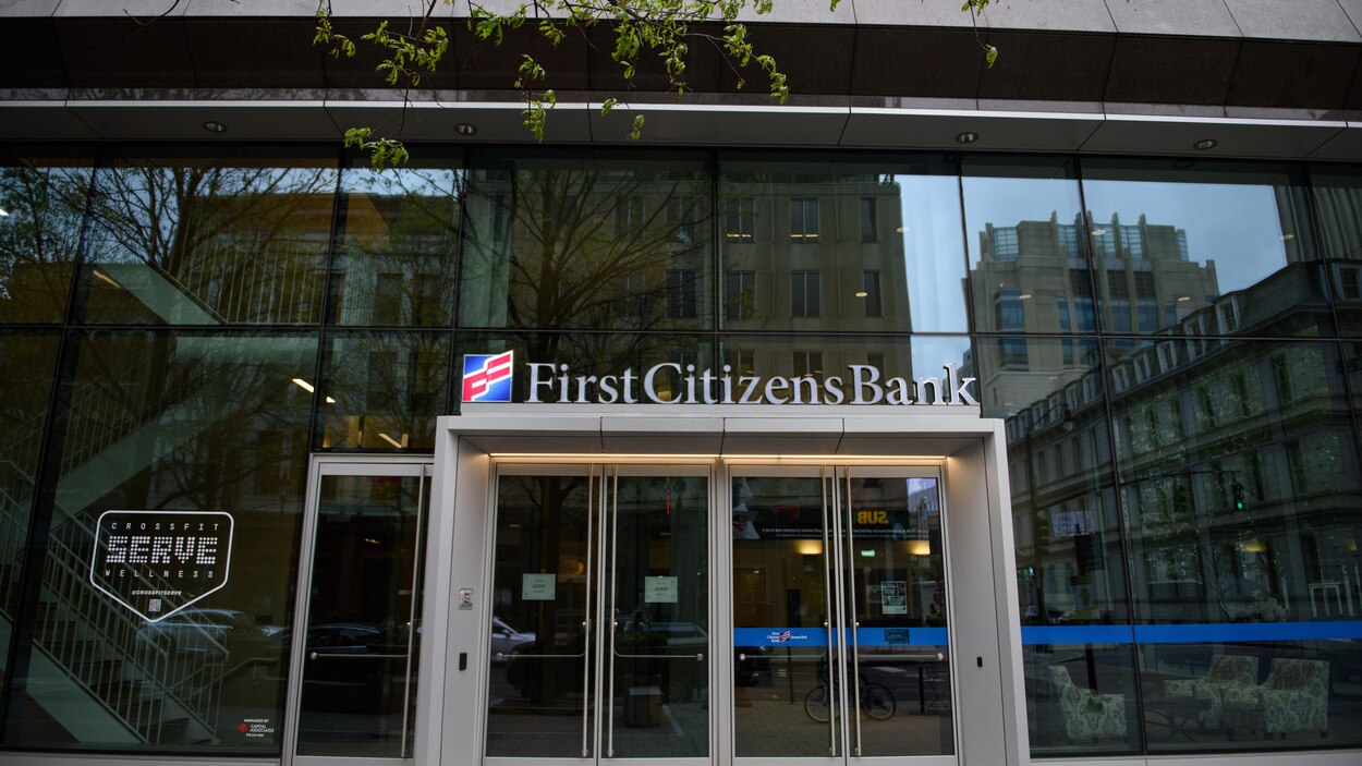 La banque en faillite SVB rachetée par First Citizens, une autre banque régionale | Radio-Canada