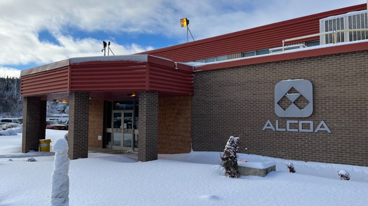 Alcoa veut attirer les travailleurs avec une formation rémunérée ...
