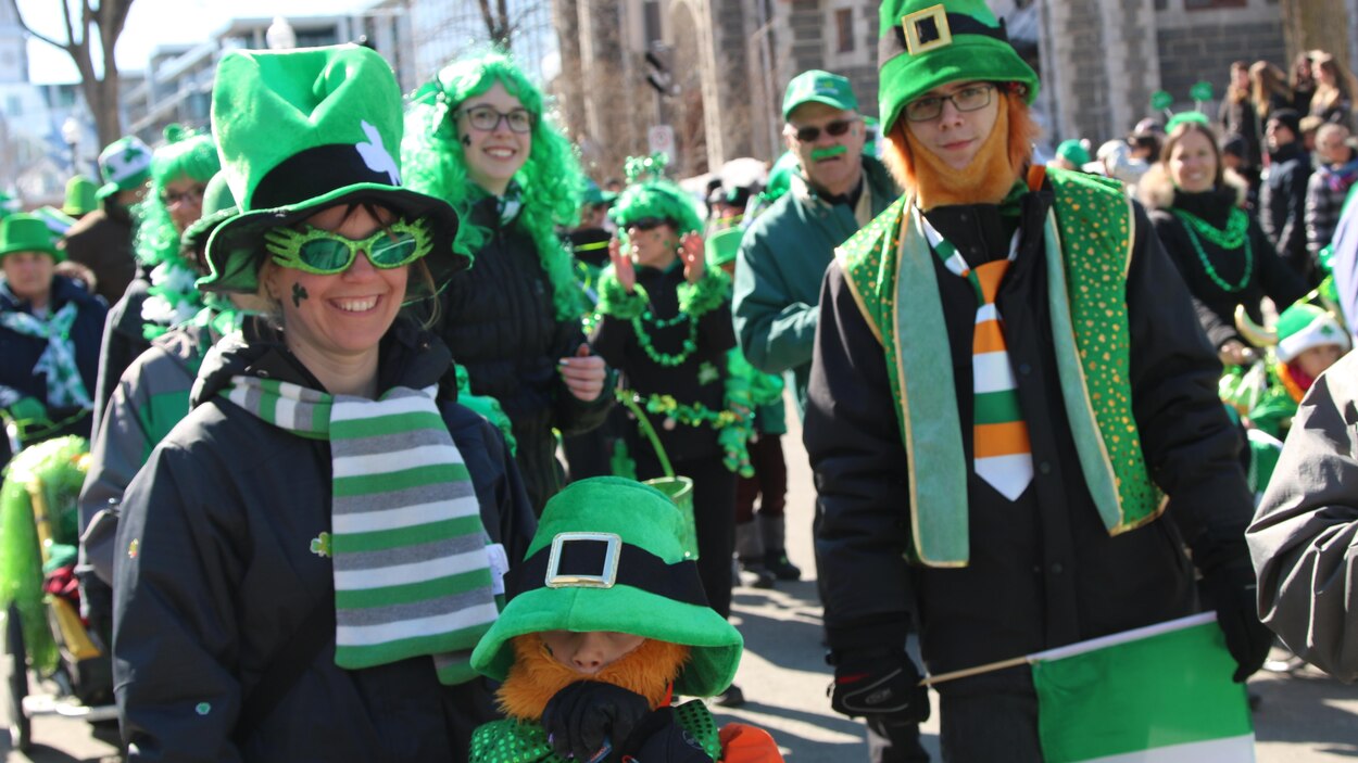 Vif succès pour le 8e défilé de la Saint-Patrick à Québec | Radio-Canada