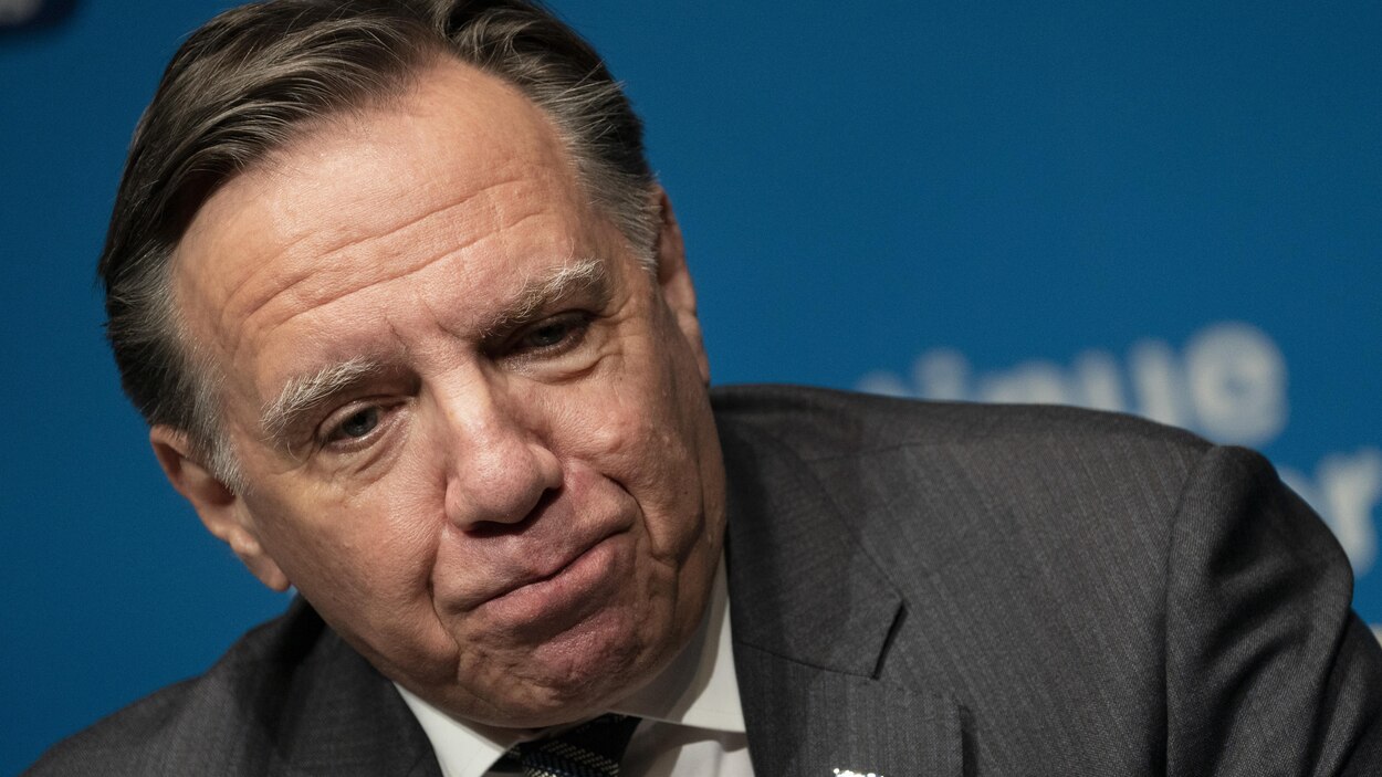 Québec met en place un couvre-feu pour casser la deuxième vague | Radio ...