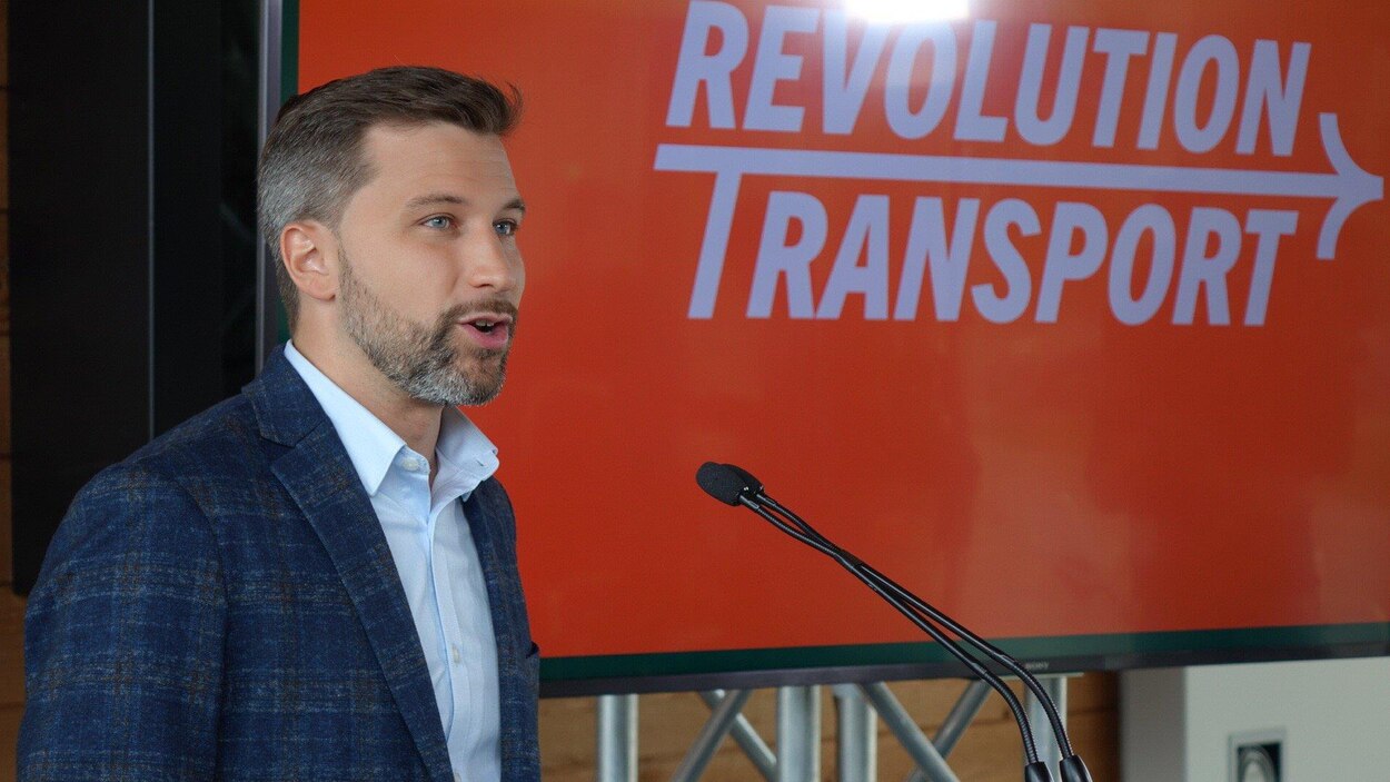 Québec solidaire promet des bus rapides entre Québec et Lévis | Radio ...