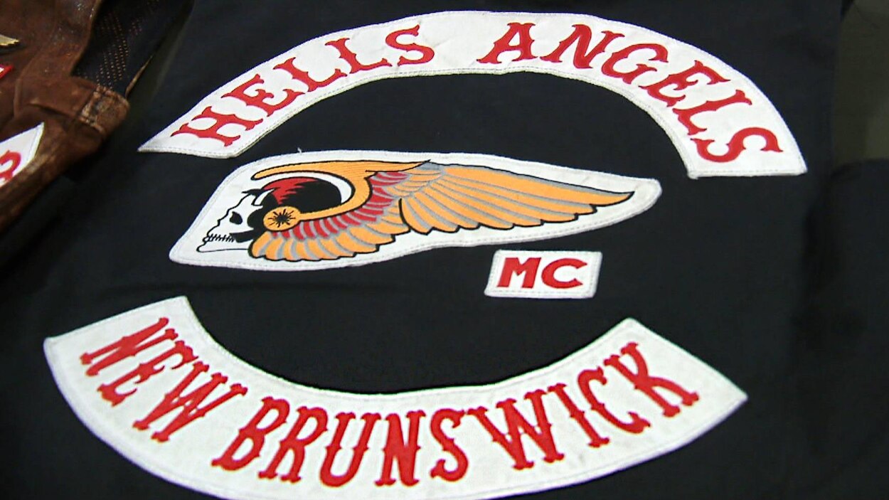 Des Hells Angels participent à un défilé du 15 août à Sainte-Anne-de ...