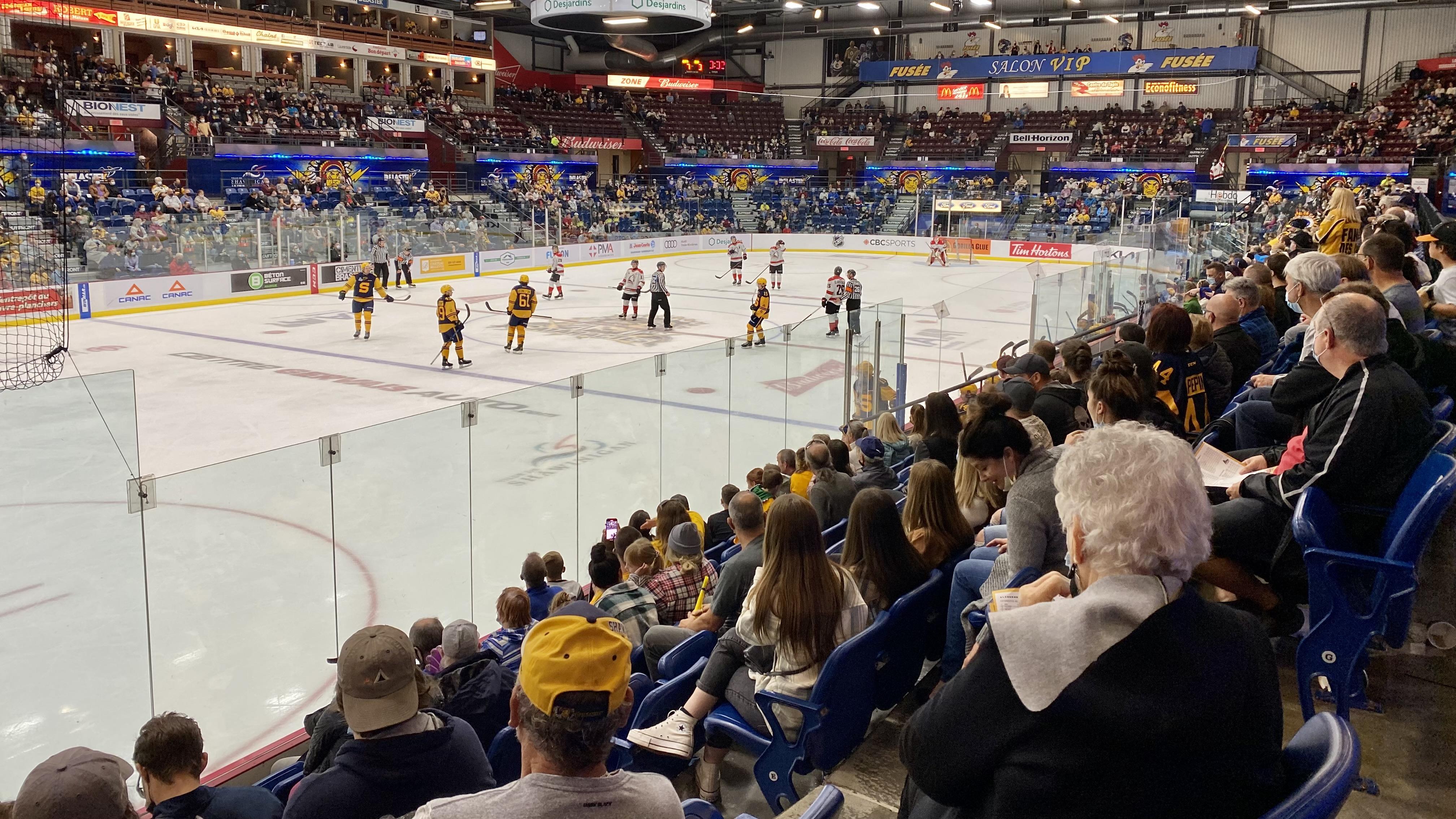 Le hockey, un monde trop peu inclusif | OHdio | Radio-Canada