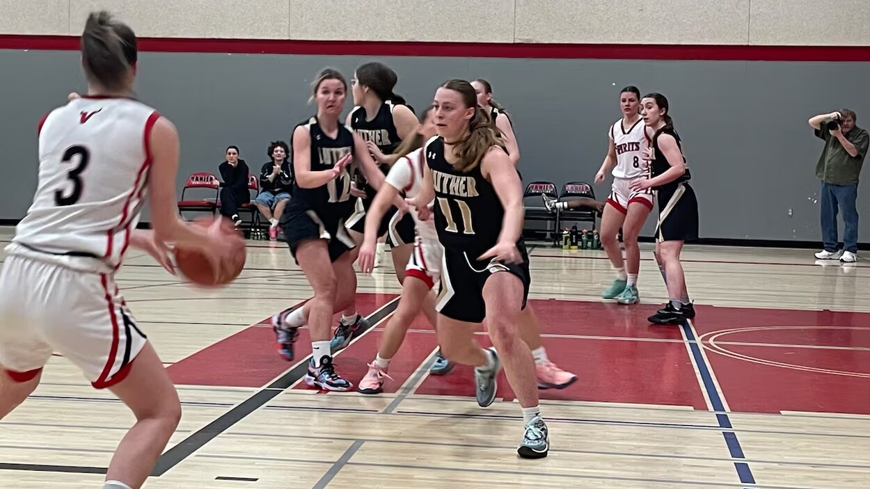 Moyens de pression de la STF : le tournoi de basketball HOOPLA pourrait ...