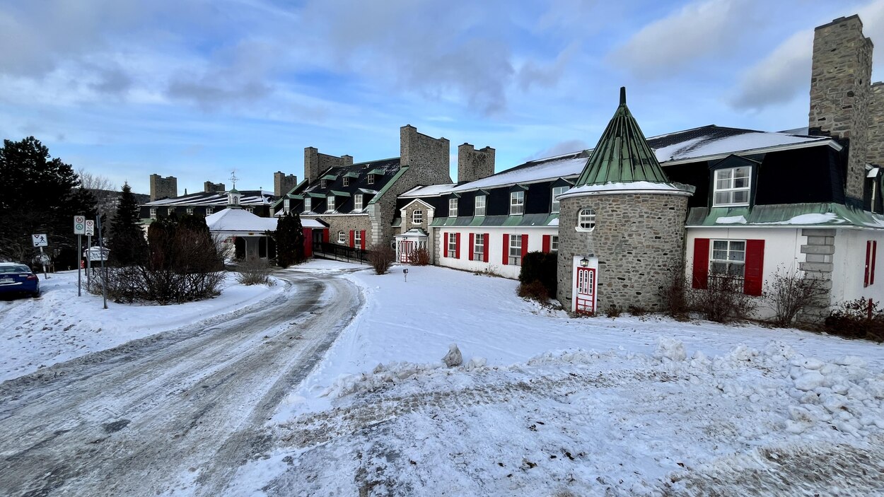 Une partie du parc des Pionniers transformée en stationnement | Radio ...