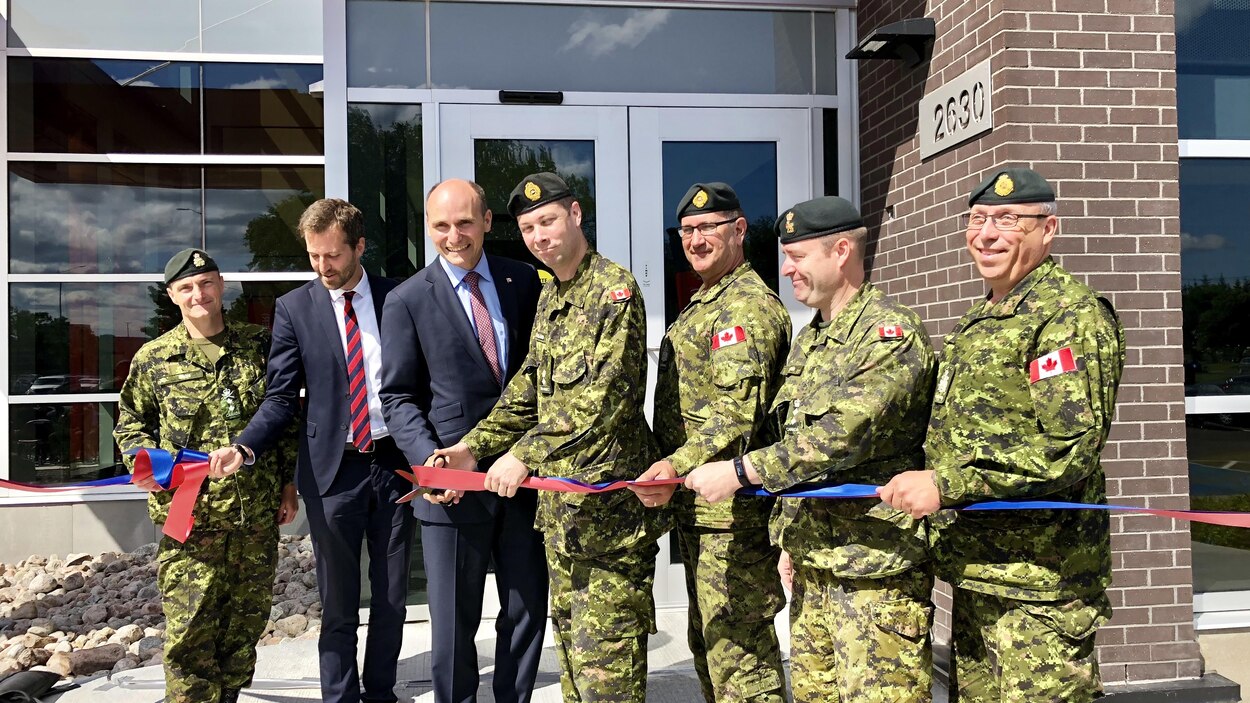 Un régiment de Québec prend possession de son nouveau manège | Radio-Canada