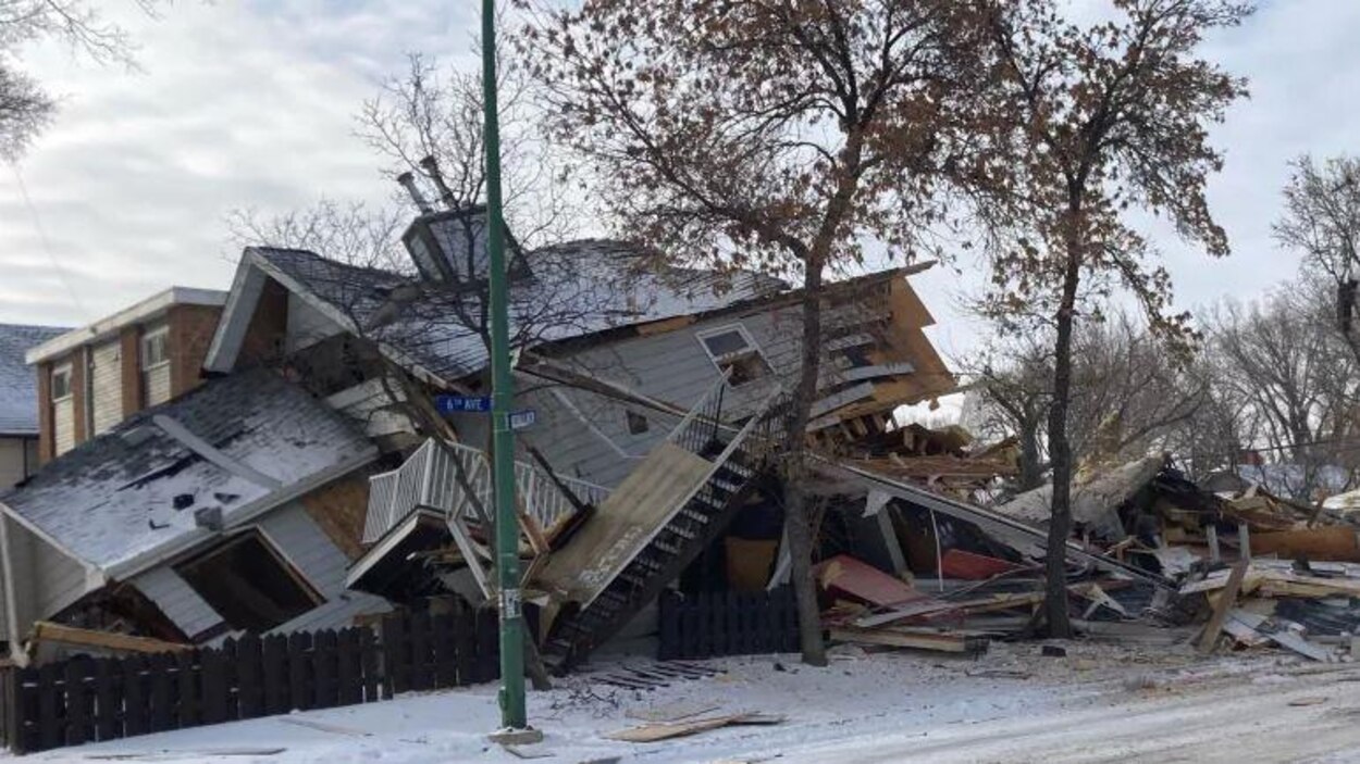 De possibles blessés dans l’explosion qui a détruit une maison de ...