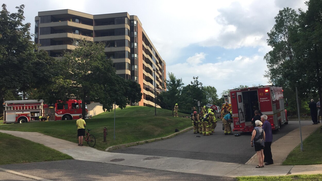 Incendie maîtrisé sur la rue Alain à Sainte-Foy | Radio-Canada