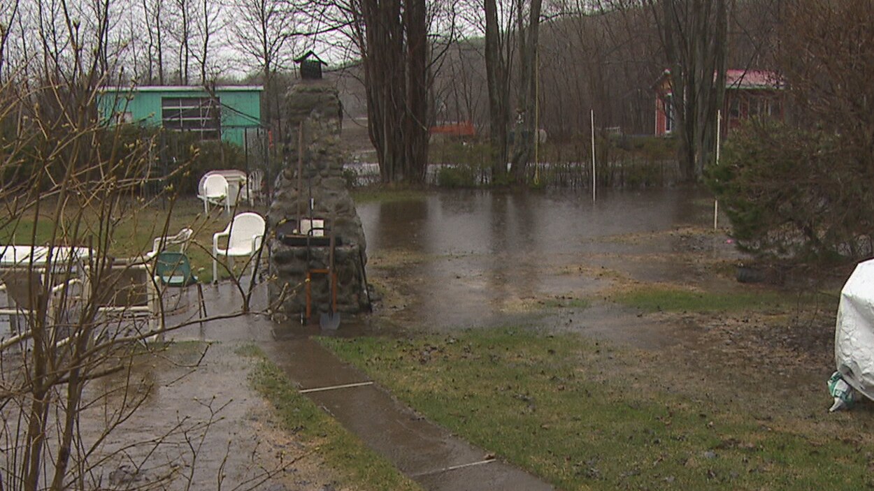 Des résidents blâment Hydro-Québec pour les inondations de la rivière ...