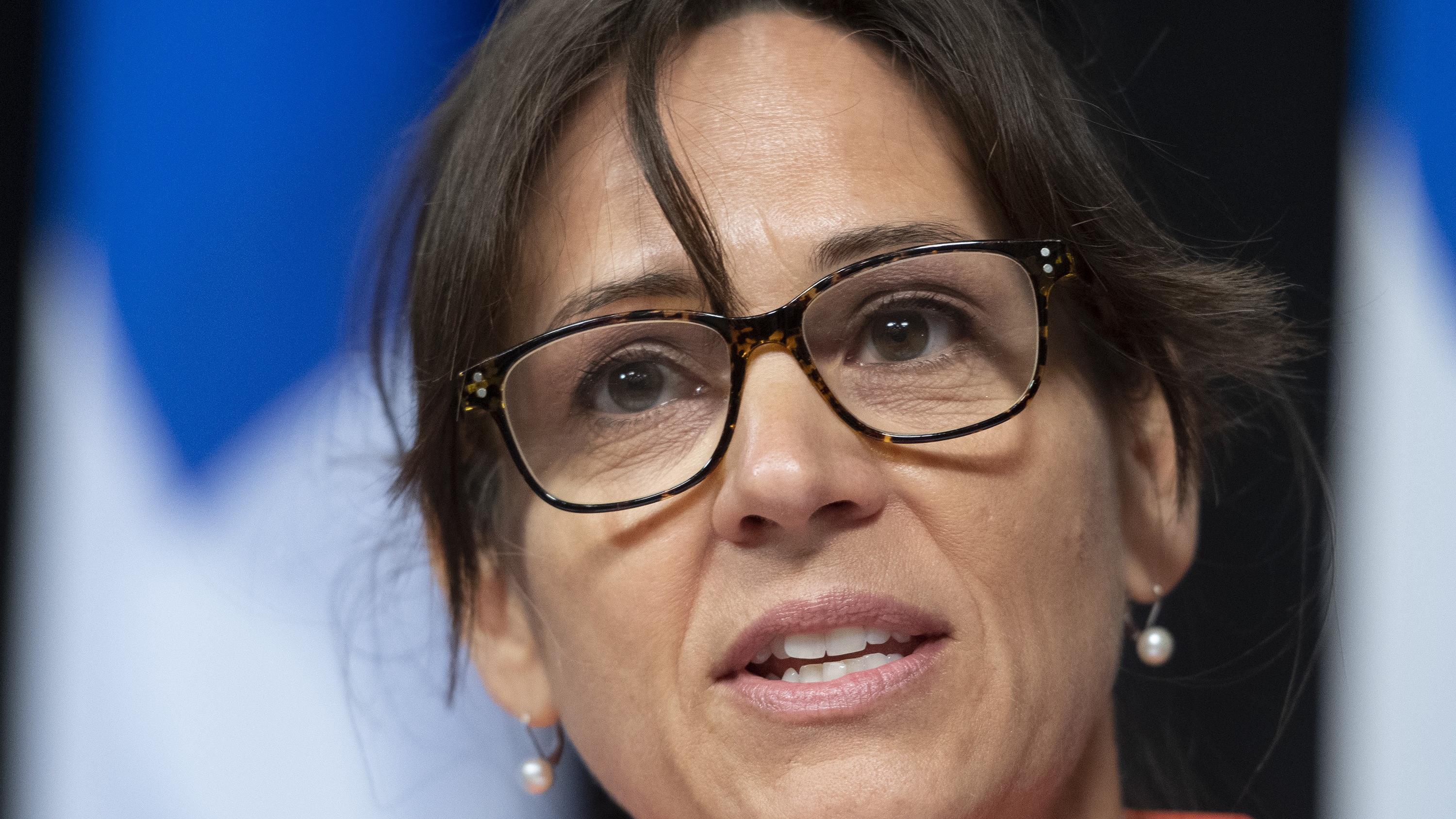 La ministre Charest présente le plan d’aide aux loisirs et au sport ...