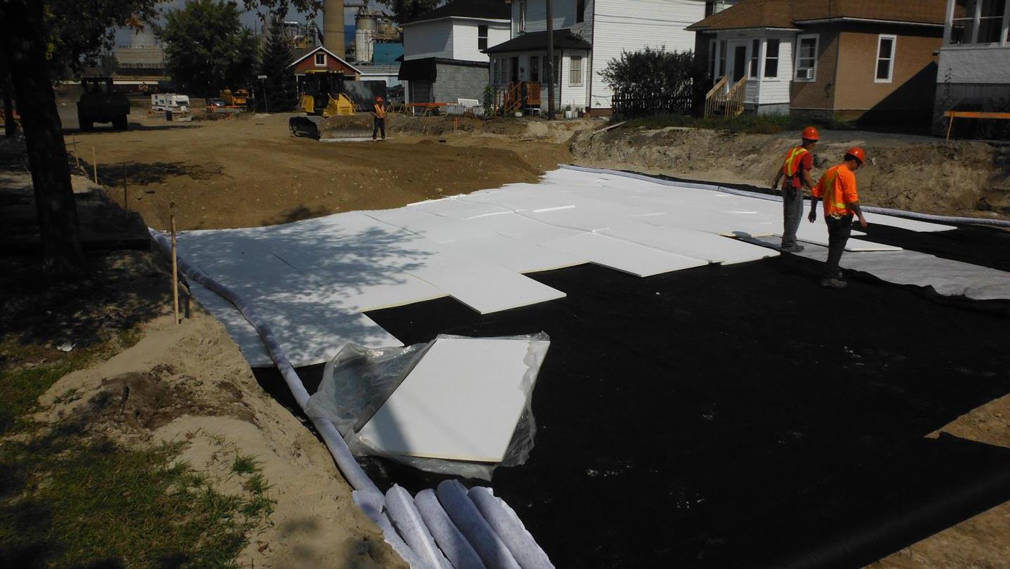 De la styromousse pour construire les routes et éliminer les nids-de ...