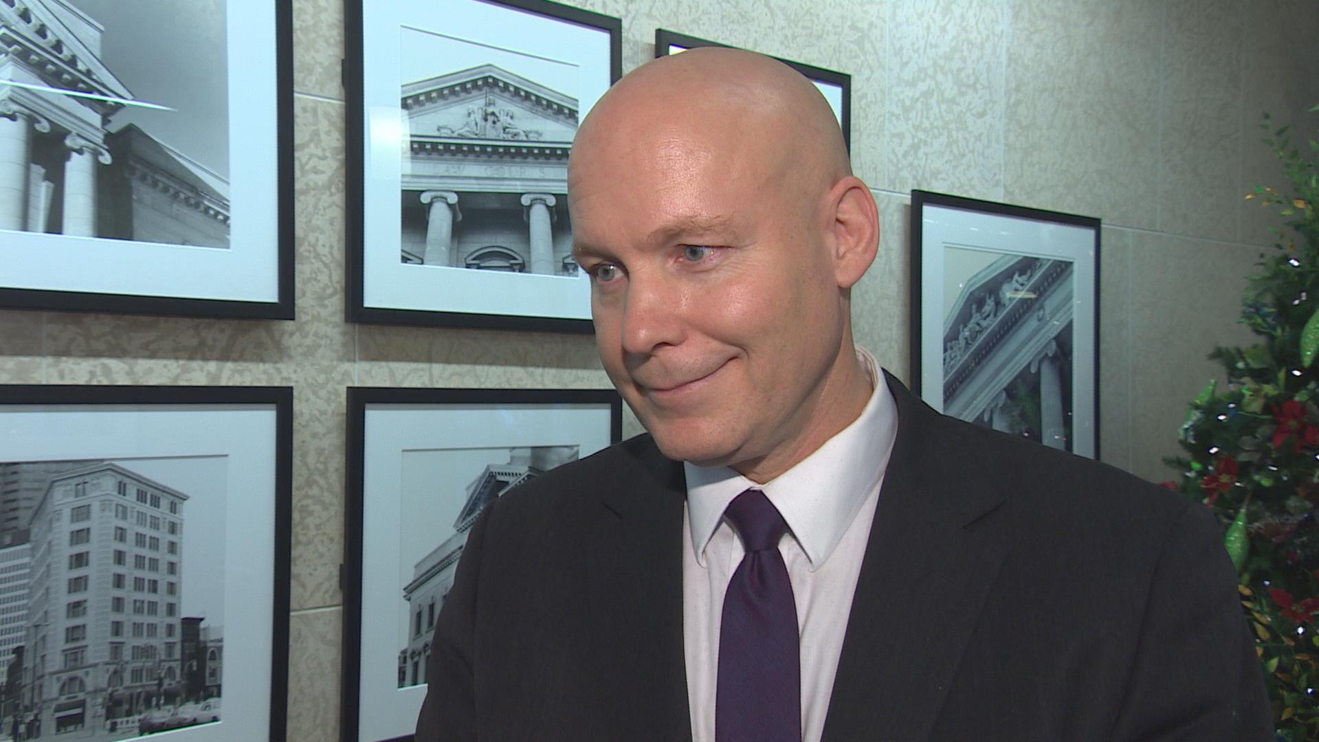 Le rail est l'avenir dit le conseiller Schreyer | OHdio | Radio-Canada