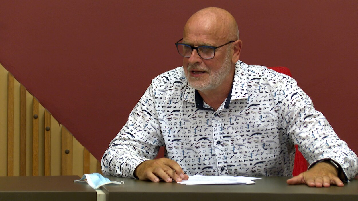 Jean-Pierre Rioux termine une carrière de 40 ans en politique ...