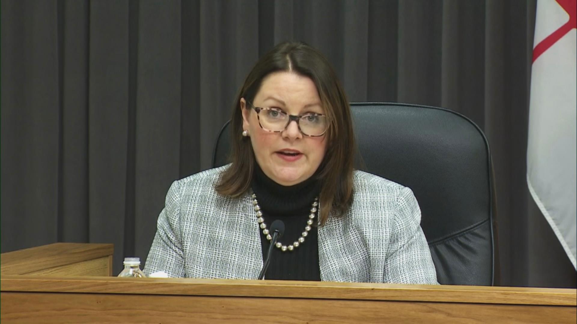 Le point sur la pandémie avec la Dre Jennifer Russell | OHdio | Radio ...