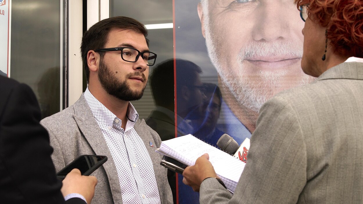 Jonathan Lapointe, candidat du PLQ dans René-Lévesque, répond à nos ...