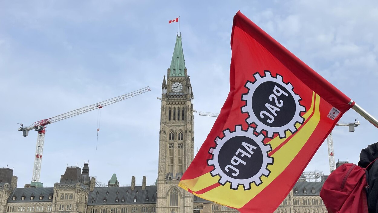 Des travailleurs parlementaires dénoncent leurs conditions de travail ...