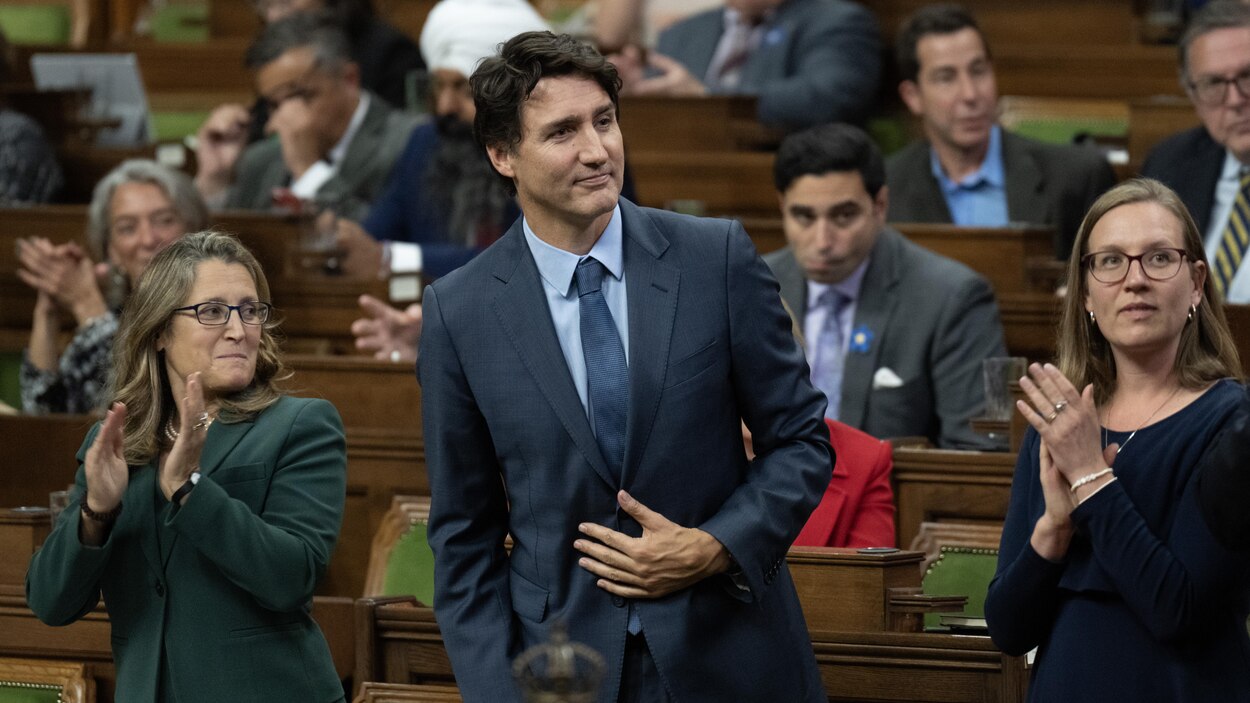 Liberals survive first confidence vote after the end of governance ...