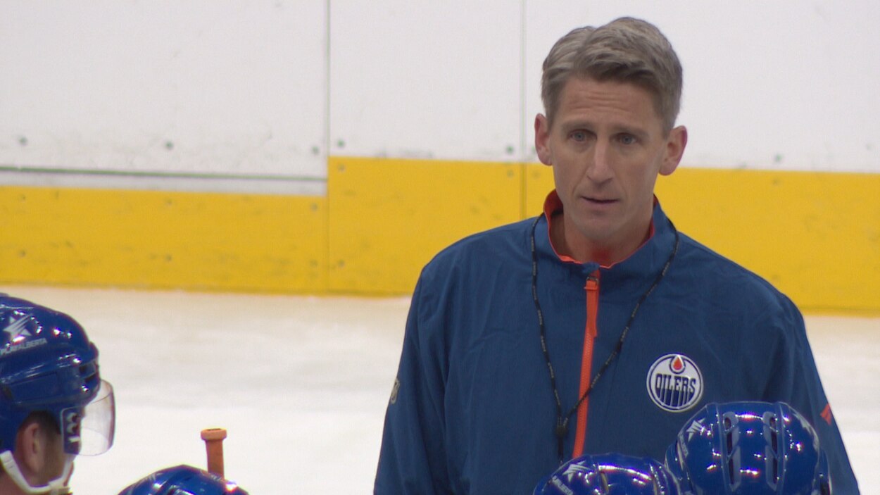 Kris Knoblauch dirigera lundi soir son premier match avec les Oilers ...