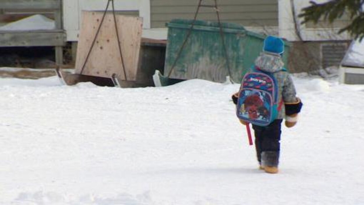 Enfants autochtones : la « persistance du colonialisme » canadien ...