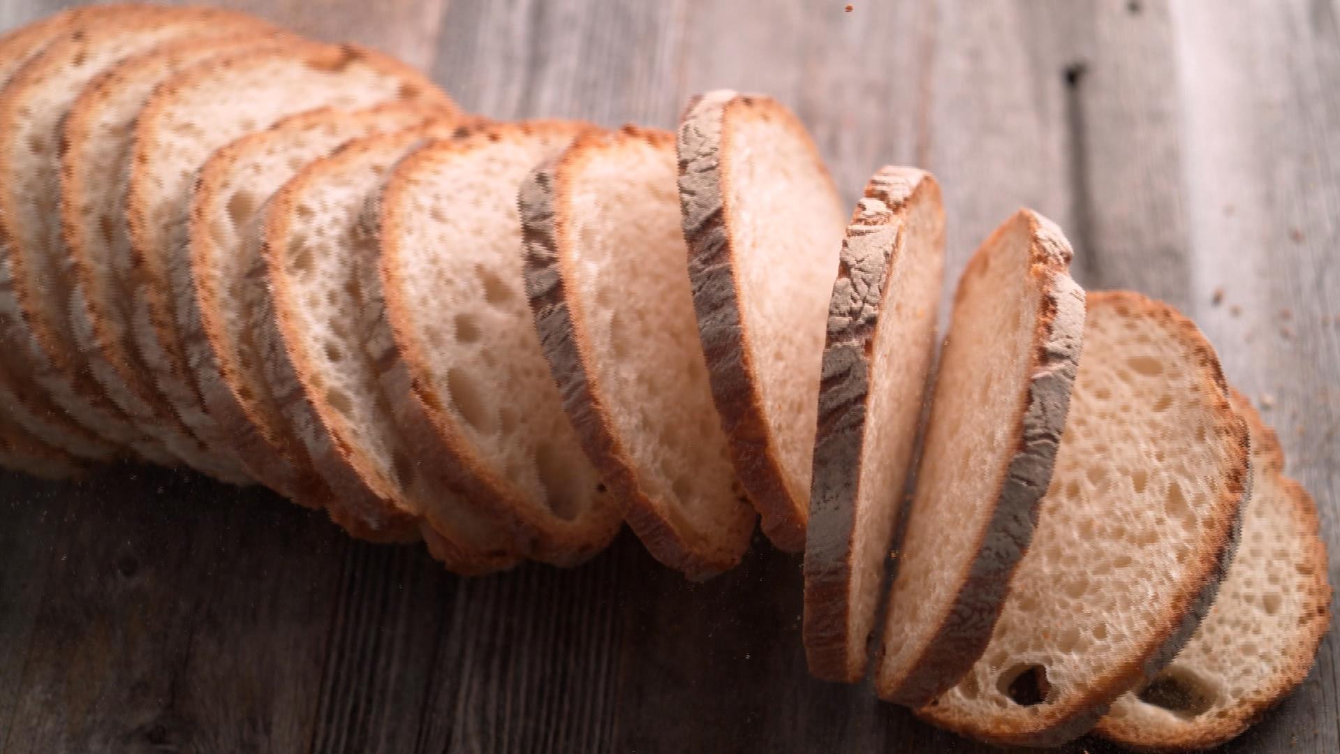 Comment faire son pain avec Rémy Charest | OHdio | Radio-Canada