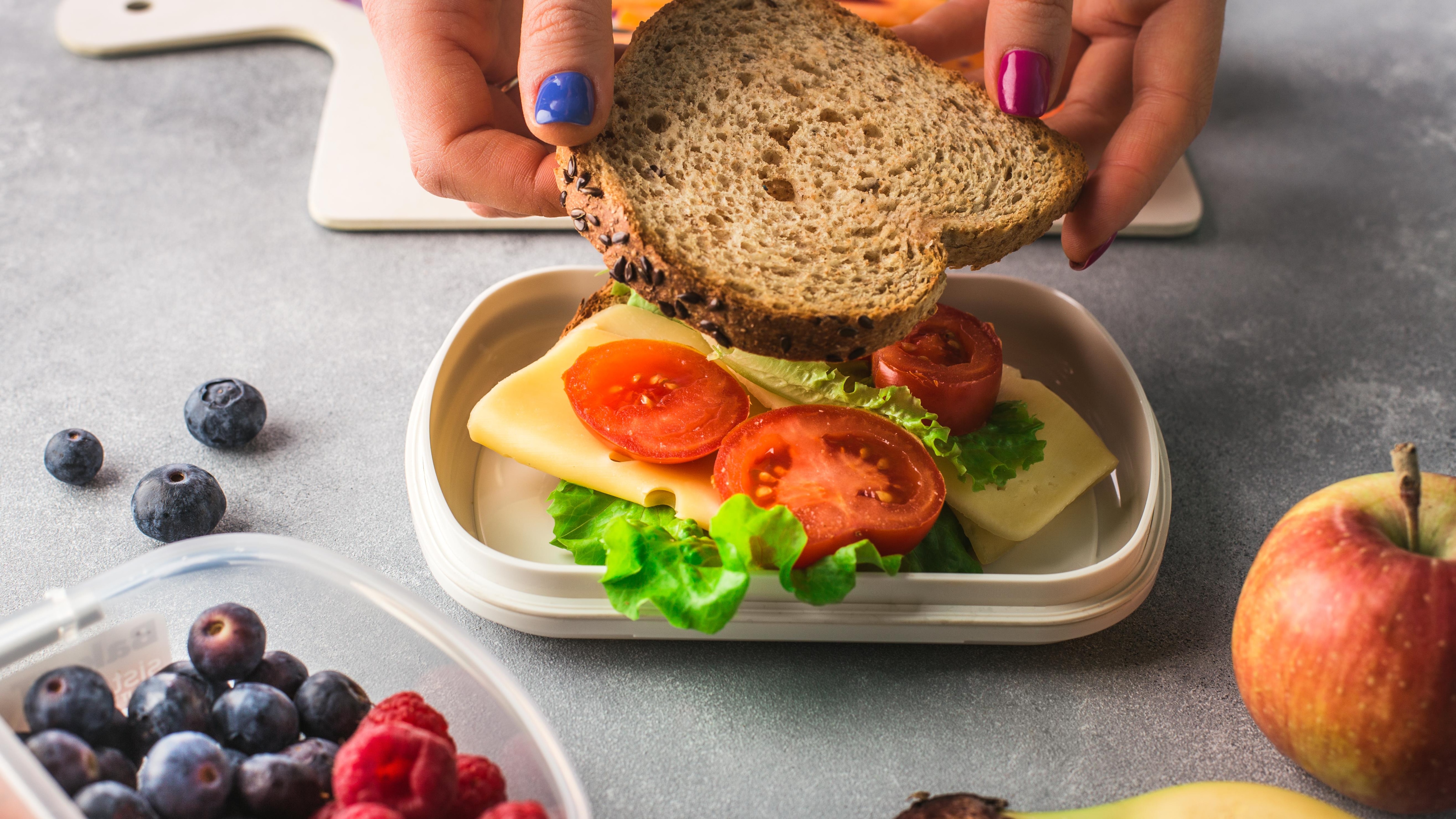 Trucs et astuces pour de bons lunchs à bon prix | OHdio | Radio-Canada