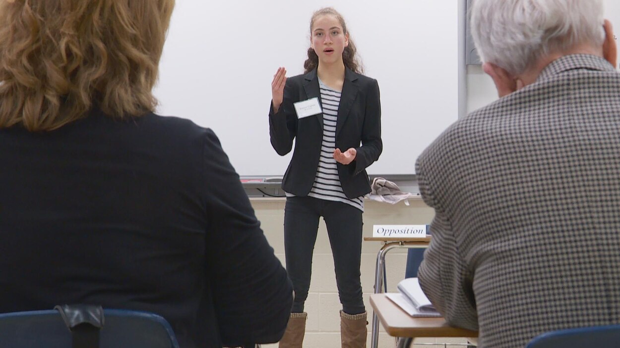 Duels oratoires en français à l'école Maurice-Lavallée | Radio-Canada