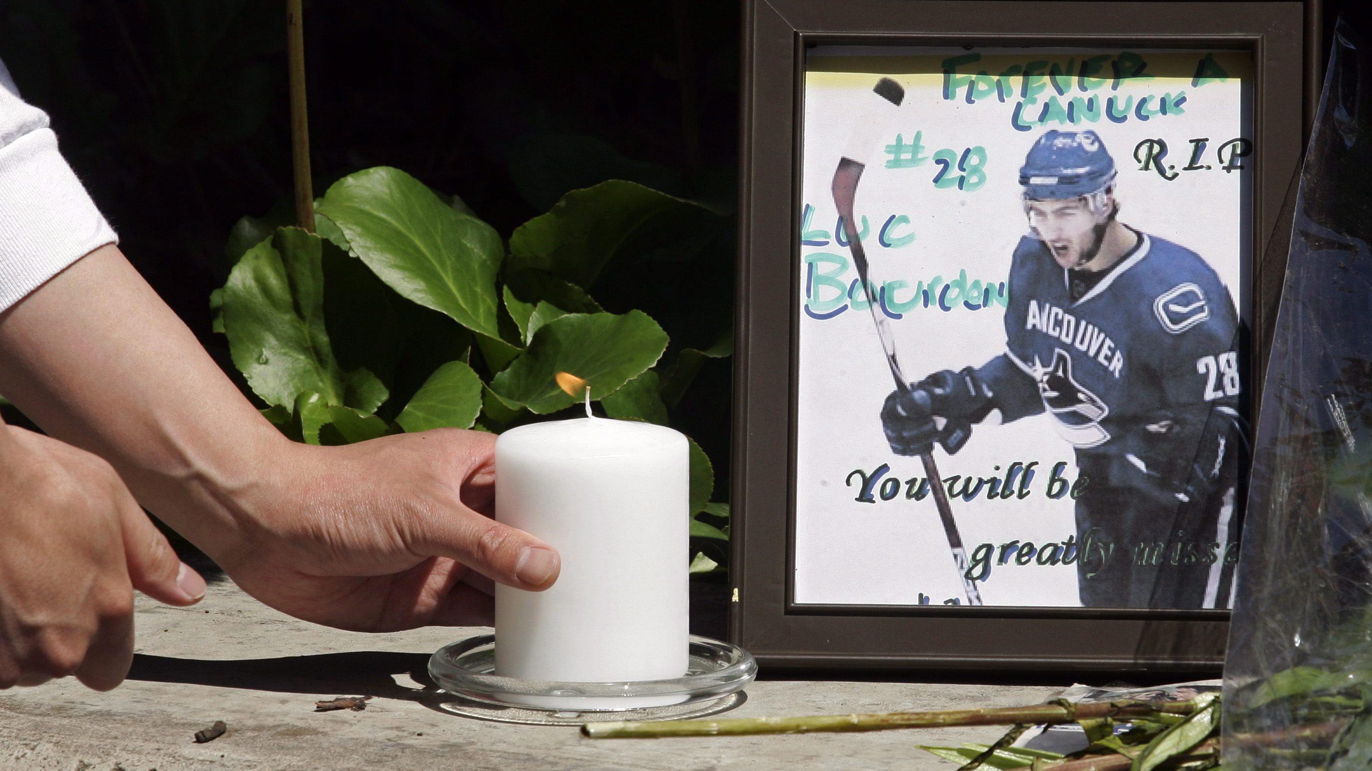 Luc Bourdon : les Canucks devraient-ils retirer son numéro de chandail ...