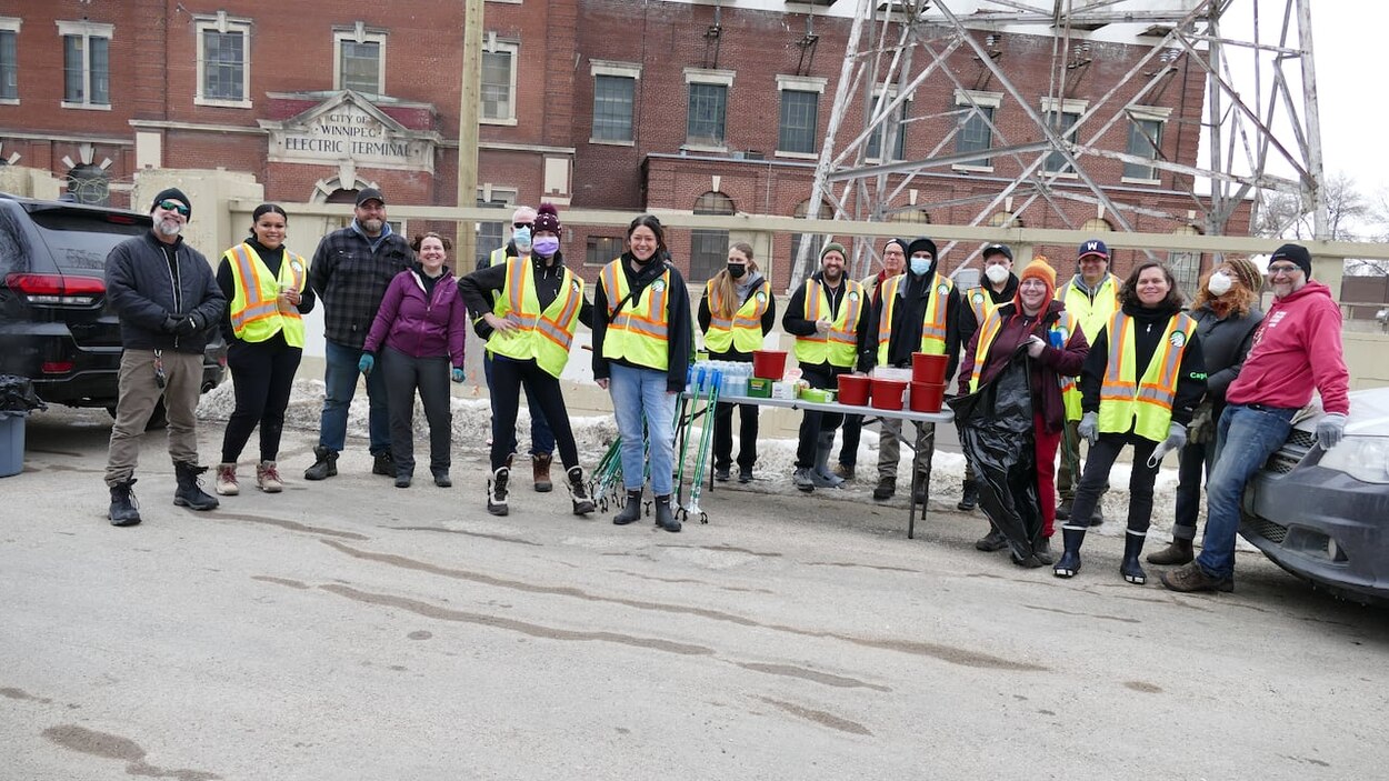 Opération nettoyage à North Point Douglas | Radio-Canada