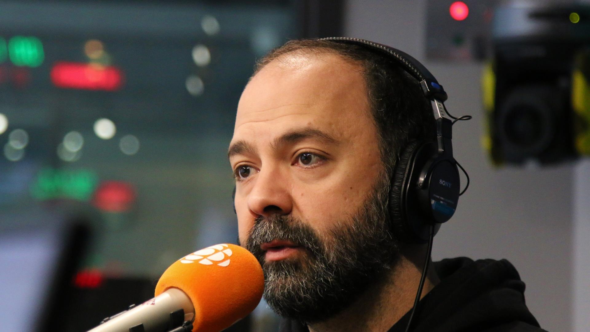 Mani Soleymanlou replonge dans l'histoire de son père pour « Zéro ...
