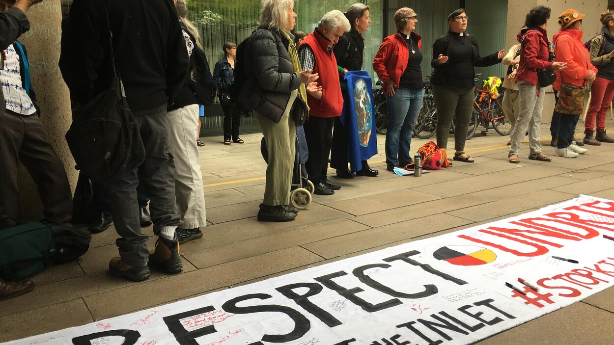 Trans Mountain : des manifestants arrêtés comparaissent | Radio-Canada
