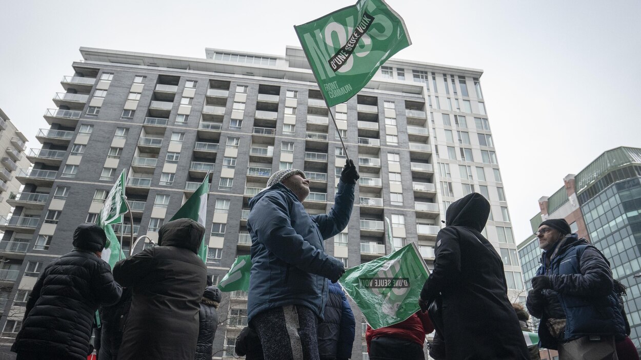 Public sector workers begin 7-day strike in Quebec, closing schools and ...