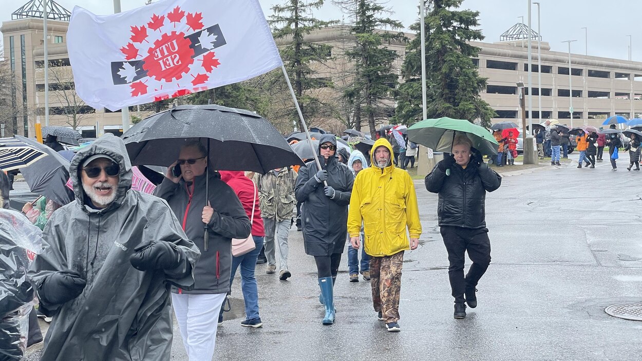 اتفاق مبدئي بين وكالة الإيرادات الكندية ونقابة موظفي الضرائب | Radio ...