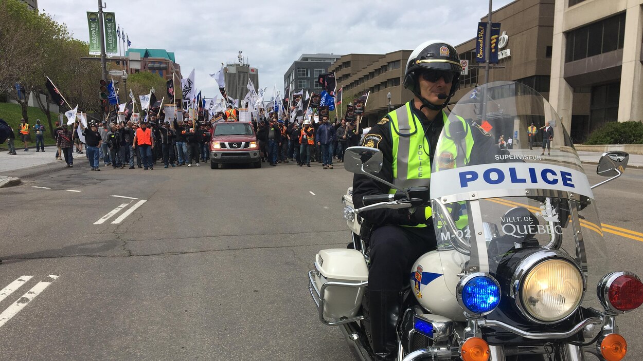 Grève dans la construction : manifestation bruyante à Québec | Radio-Canada