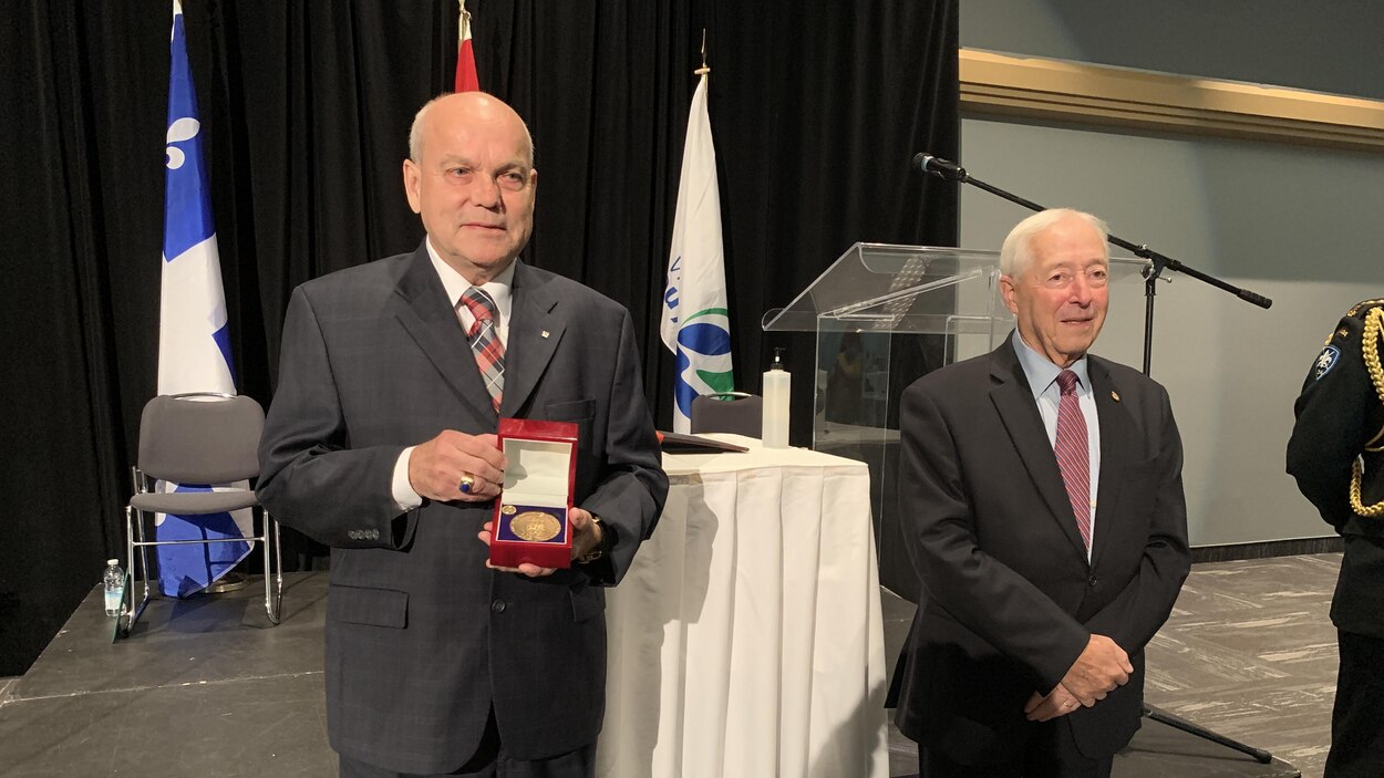 Marc Lemay reçoit la médaille du Lieutenant-gouverneur du Québec ...