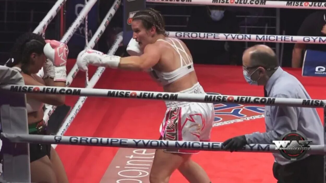 Boxer in critical condition after being knocked out during fight in ...