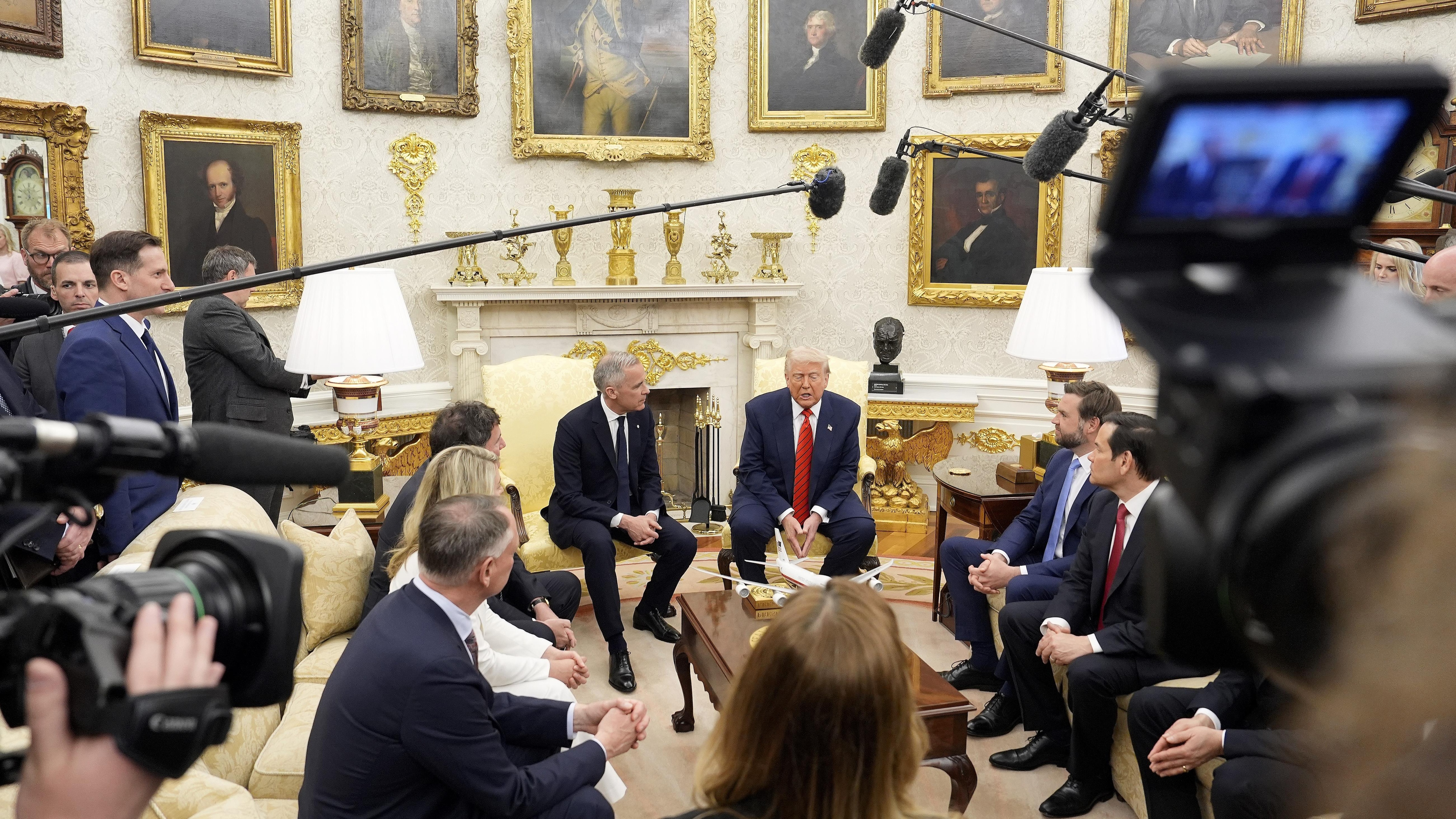 Dominic LeBlanc revient sur la rencontre entre Trump et Carney | OHdio ...