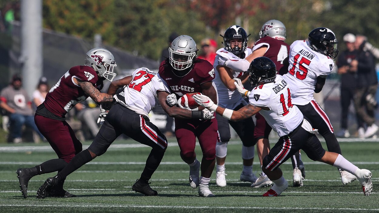 La défense des Gee-Gees remporte le match Panda | Radio-Canada