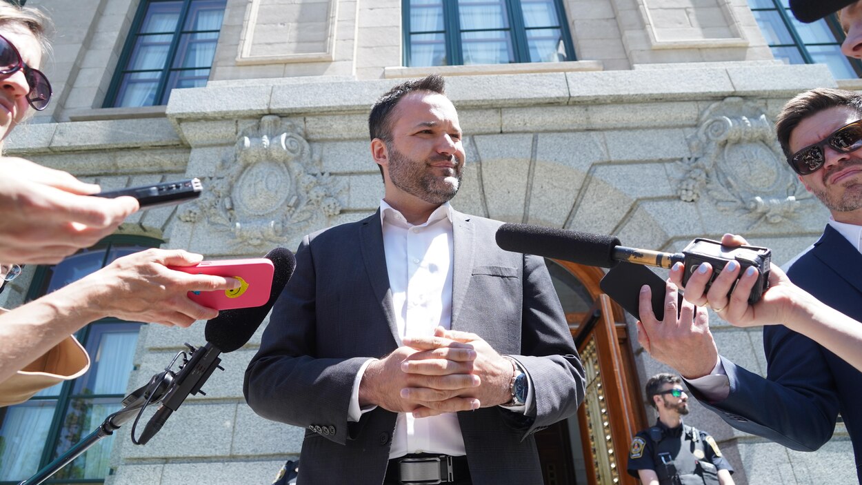 Débordé Mathieu Lacombe se décharge de la responsabilité de l’Abitibi ...