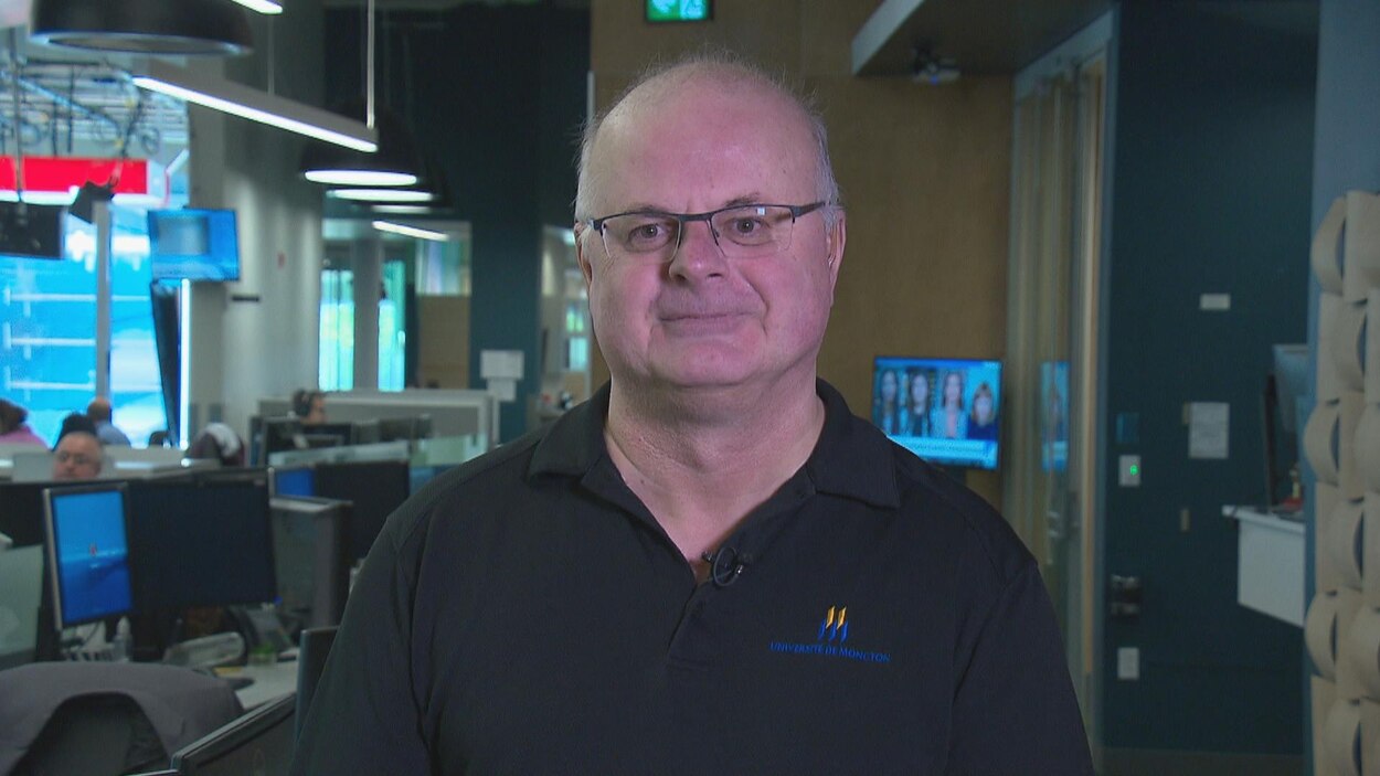 L’historien Maurice Basque est décoré par la France | Radio-Canada