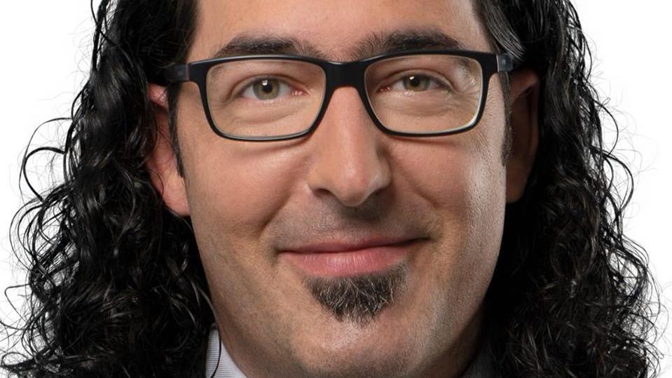 Les candidats au micro : Maxime Leclerc, candidat du PQ dans Orford ...