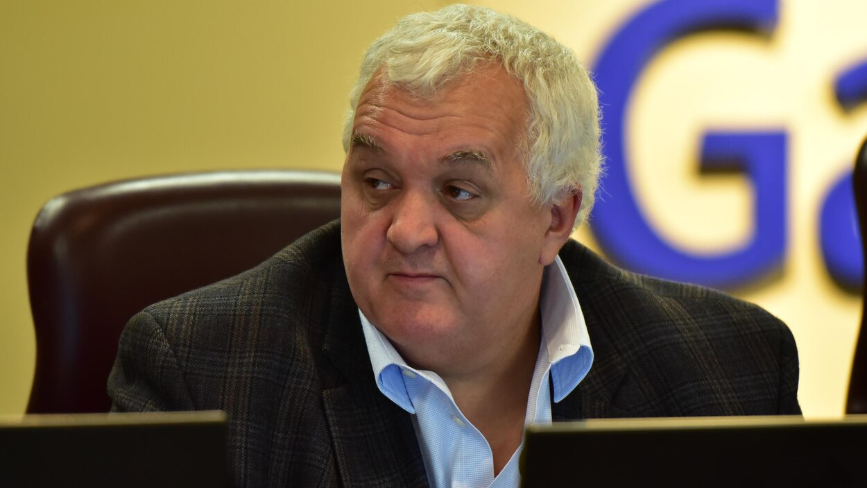 Réactions aux allégations de comportements inappropriés de Patrick ...